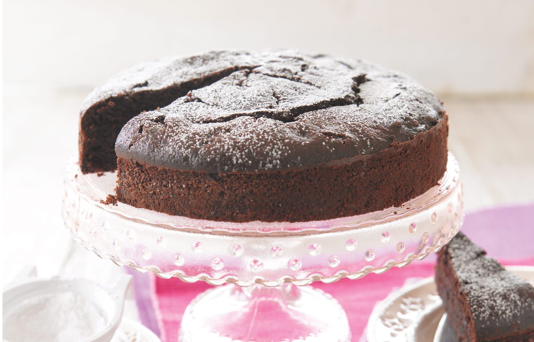 Beetroot chocolate blitz cake - Healthy Food Guide