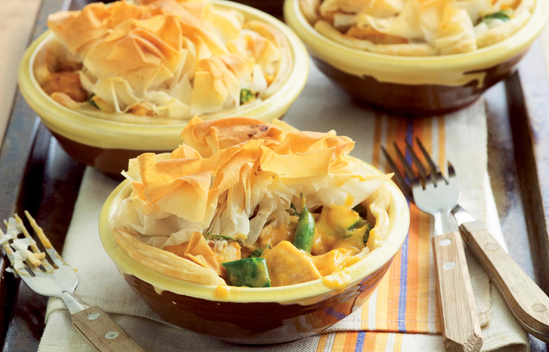 Curried chicken pies - Healthy Food Guide