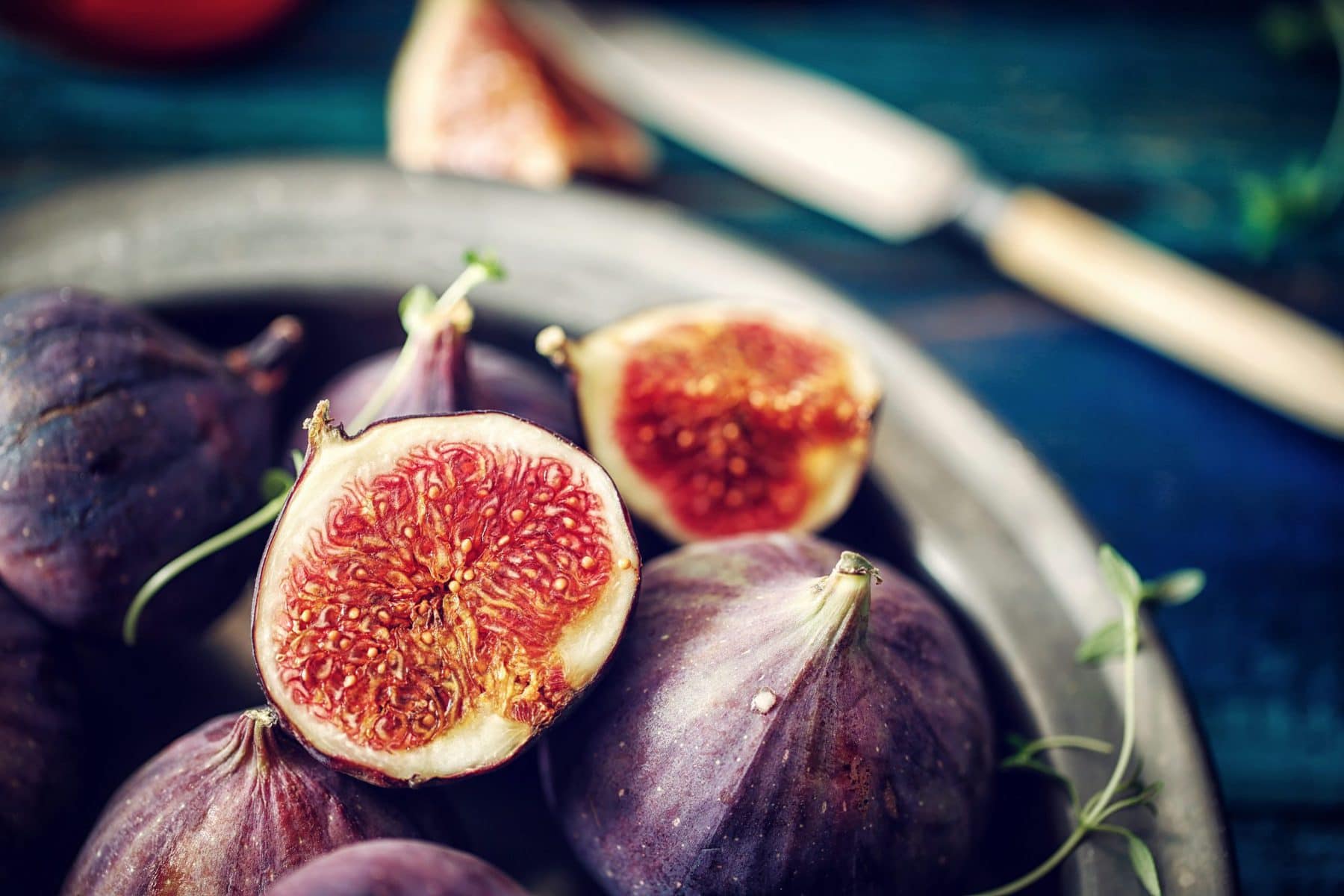 Grilled figs with goats' cheese and honey - Healthy Food Guide