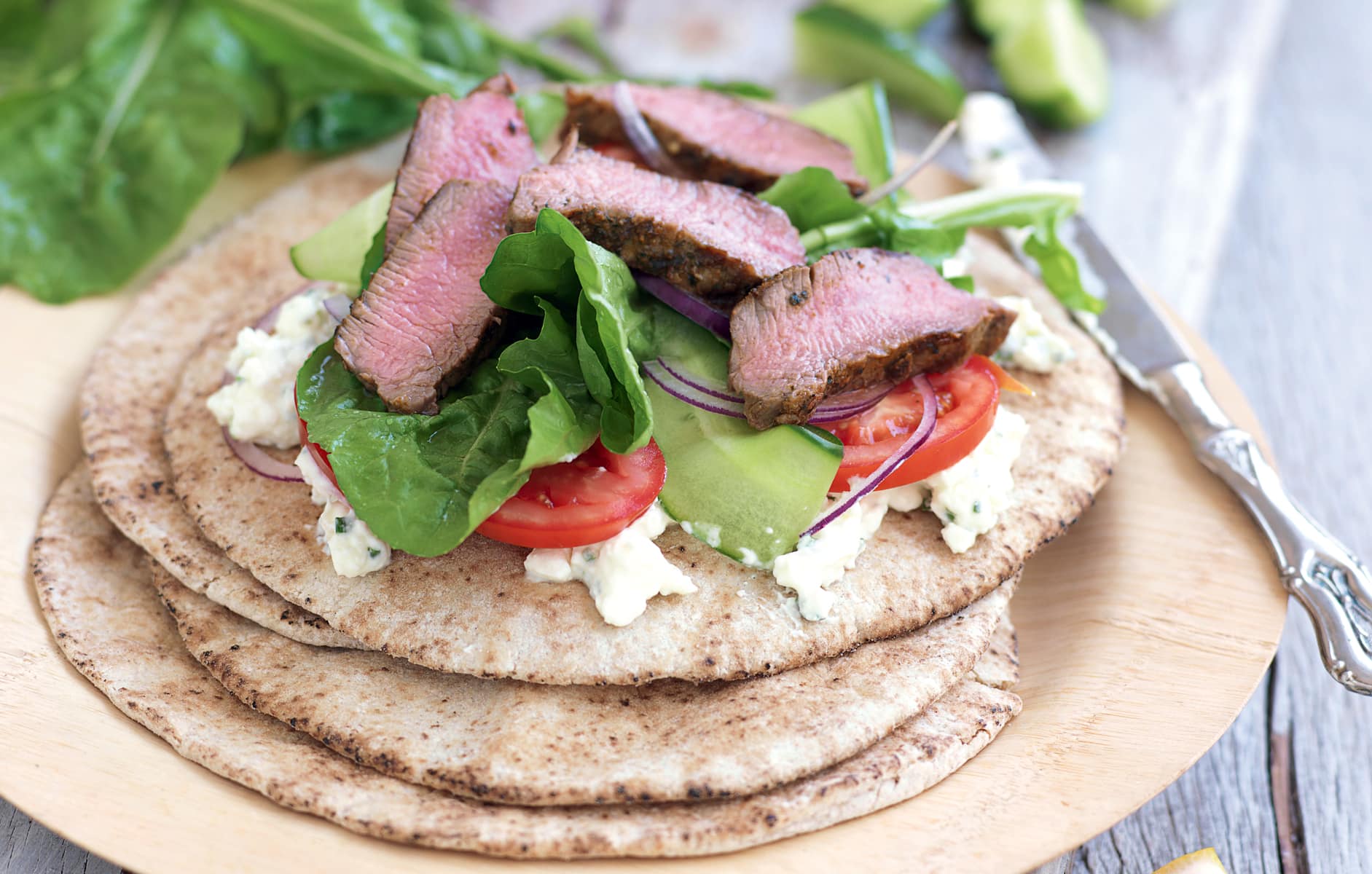 Spicy lamb, rocket and feta wraps - Healthy Food Guide