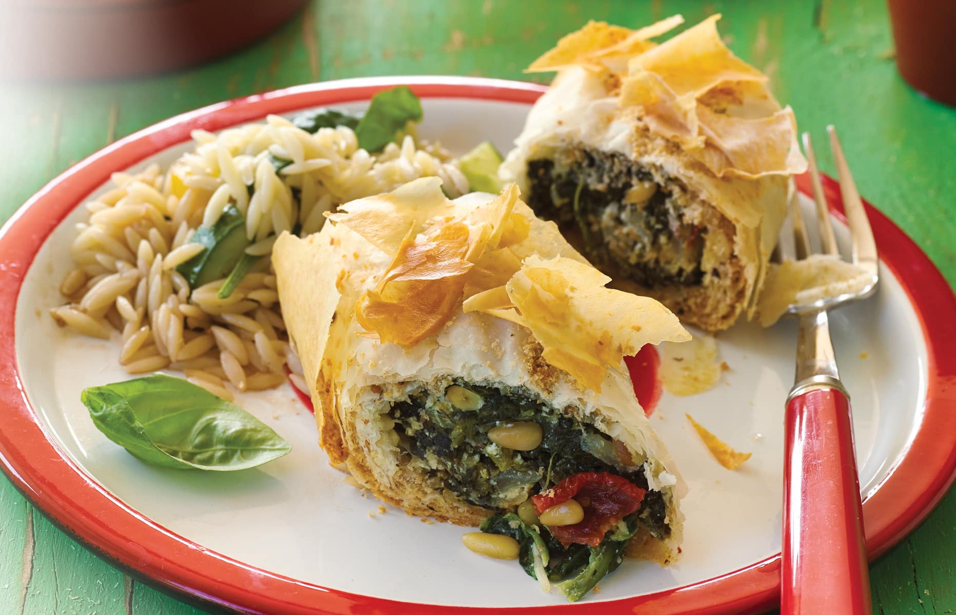Spinach, sun-dried tomato and parmesan filo rolls - Healthy Food Guide