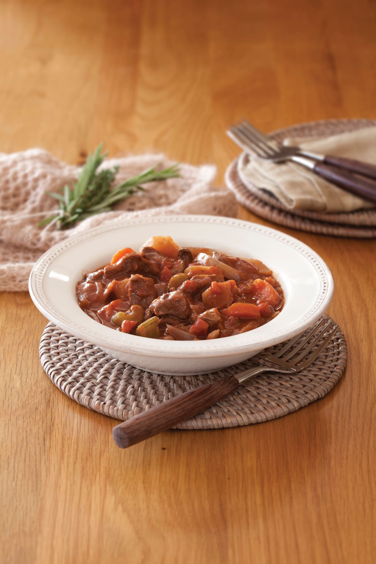 Beef and red wine casserole - Healthy Food Guide