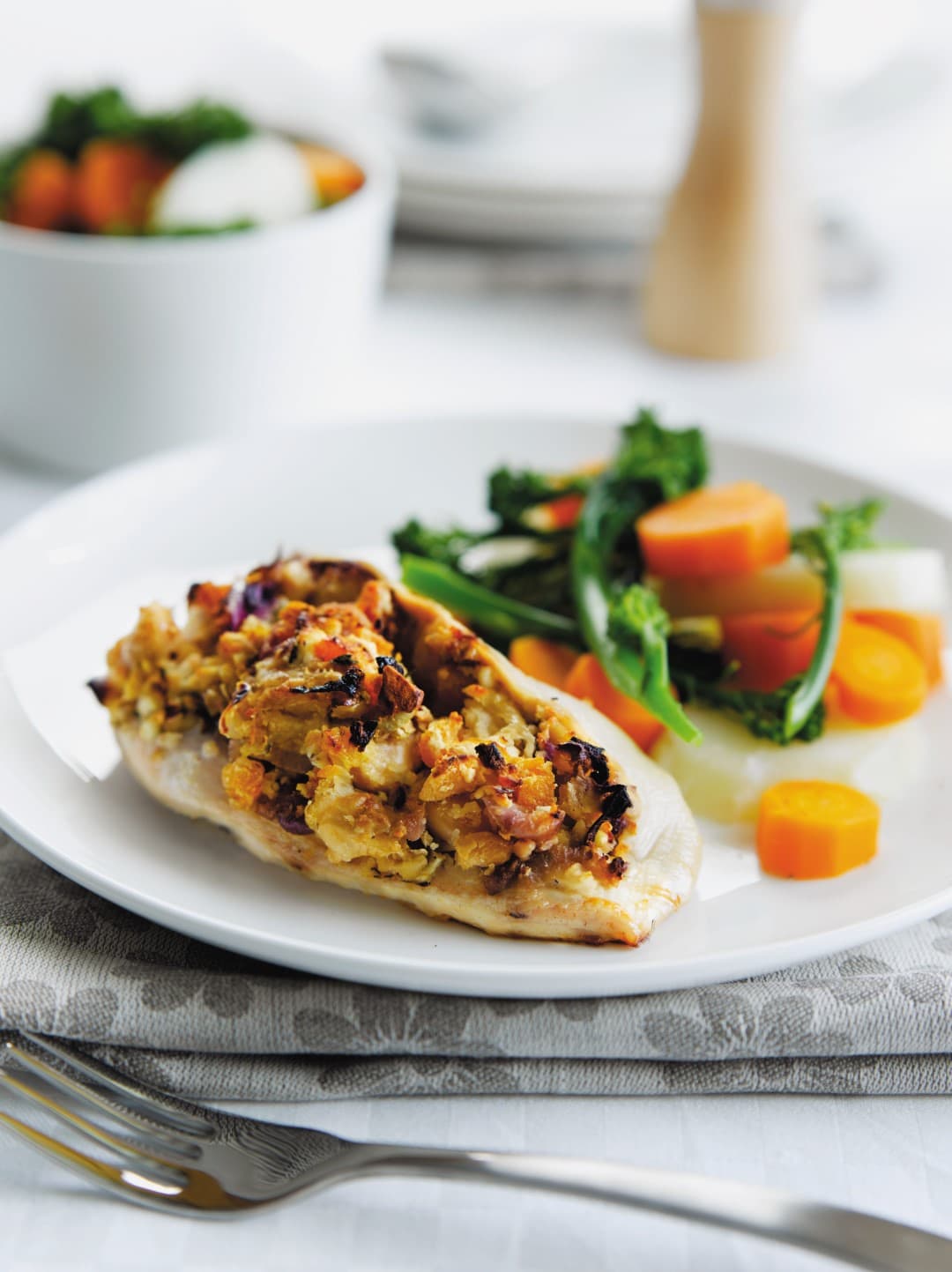 Butter bean and apricot-stuffed chicken - Healthy Food Guide