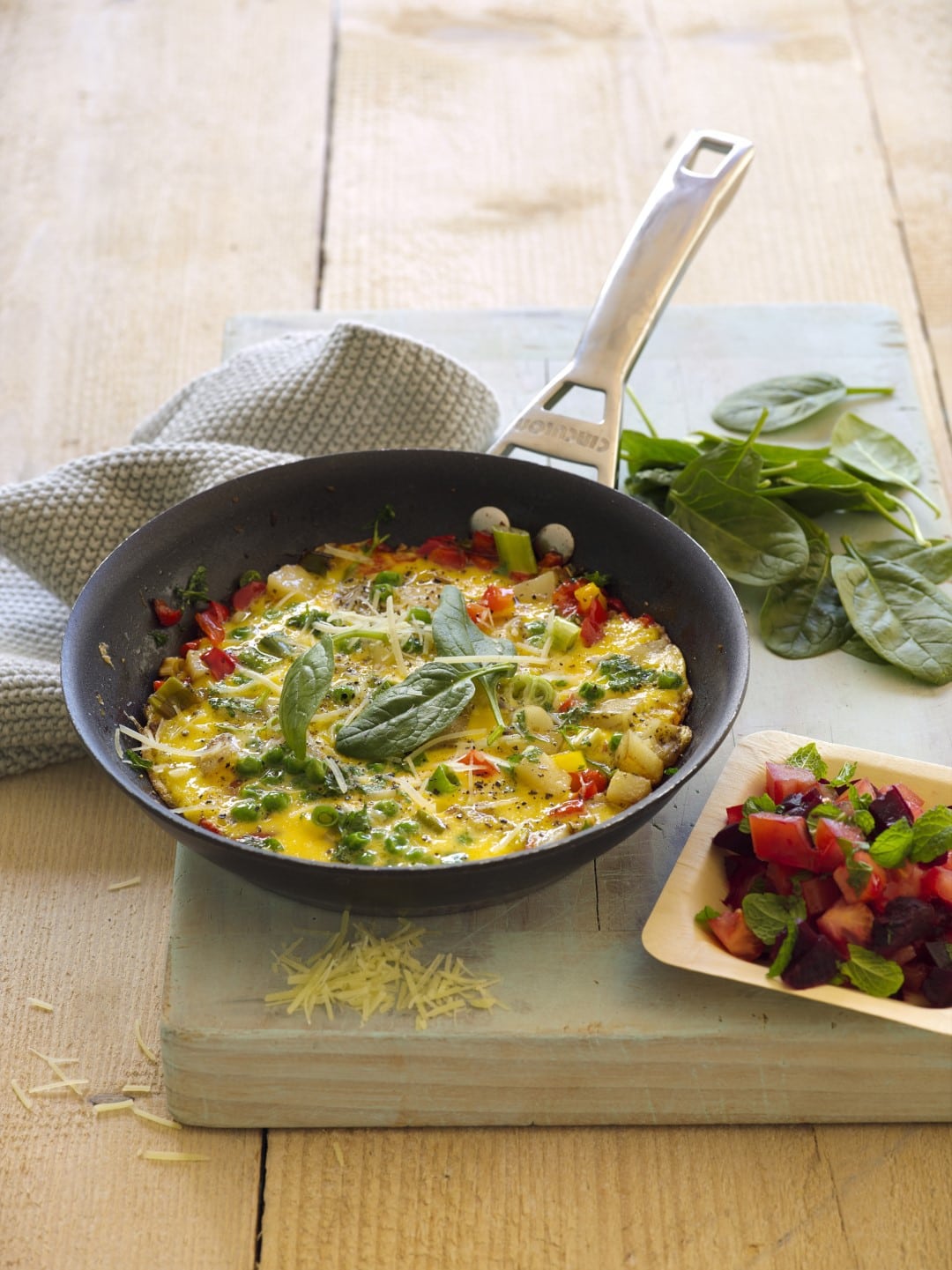 Capsicum omelette with beetroot and tomato salsa - Healthy Food Guide