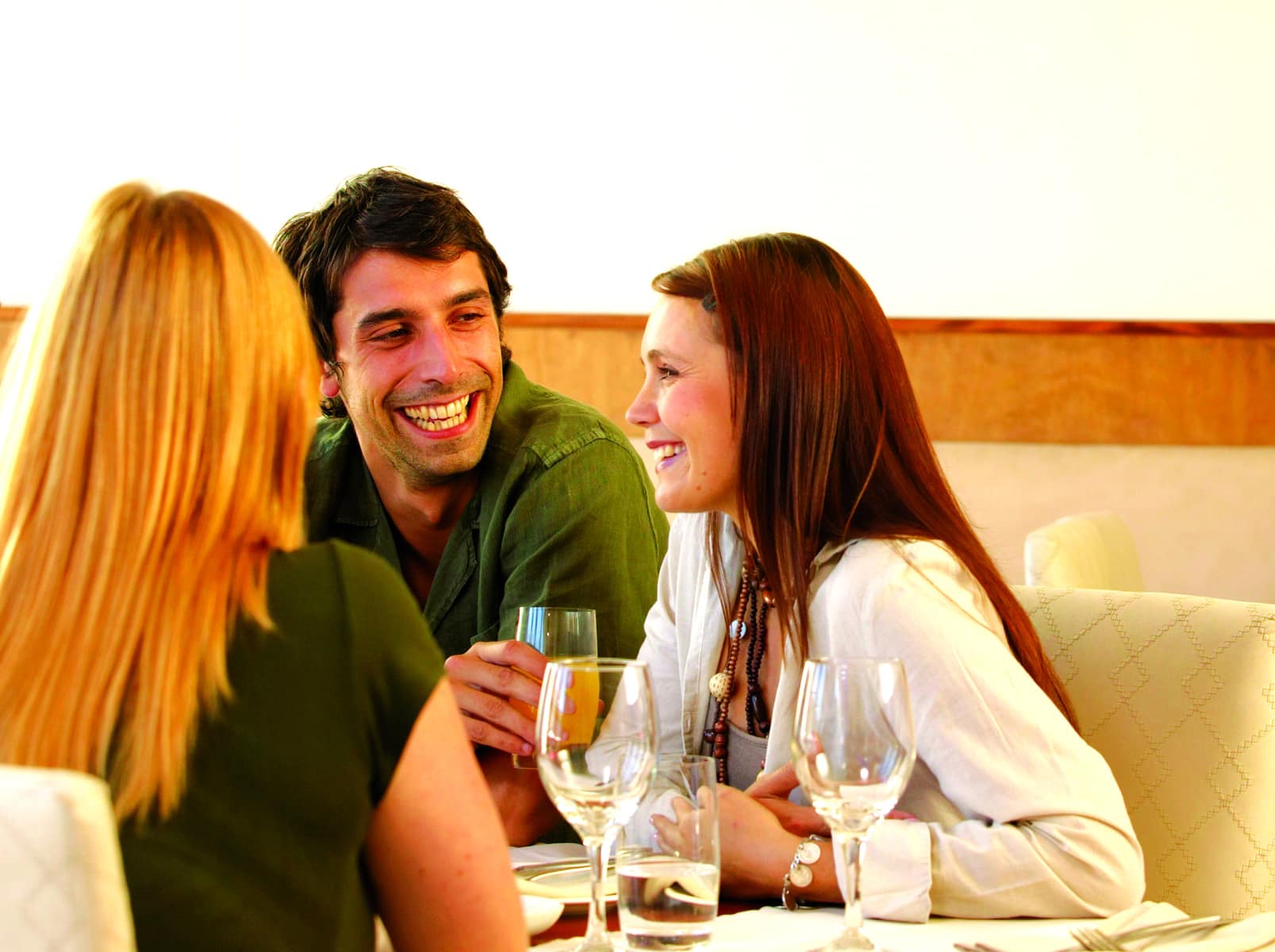 Eating out healthily - Healthy Food Guide