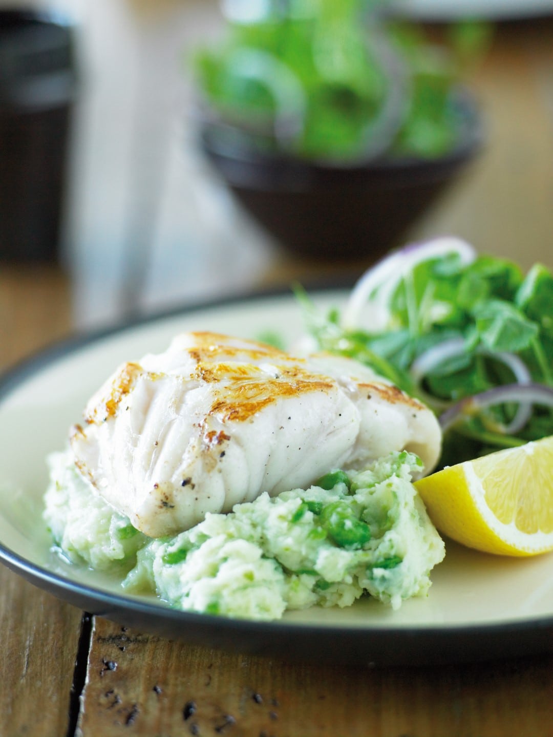 Fish with cheesy pea mash - Healthy Food Guide