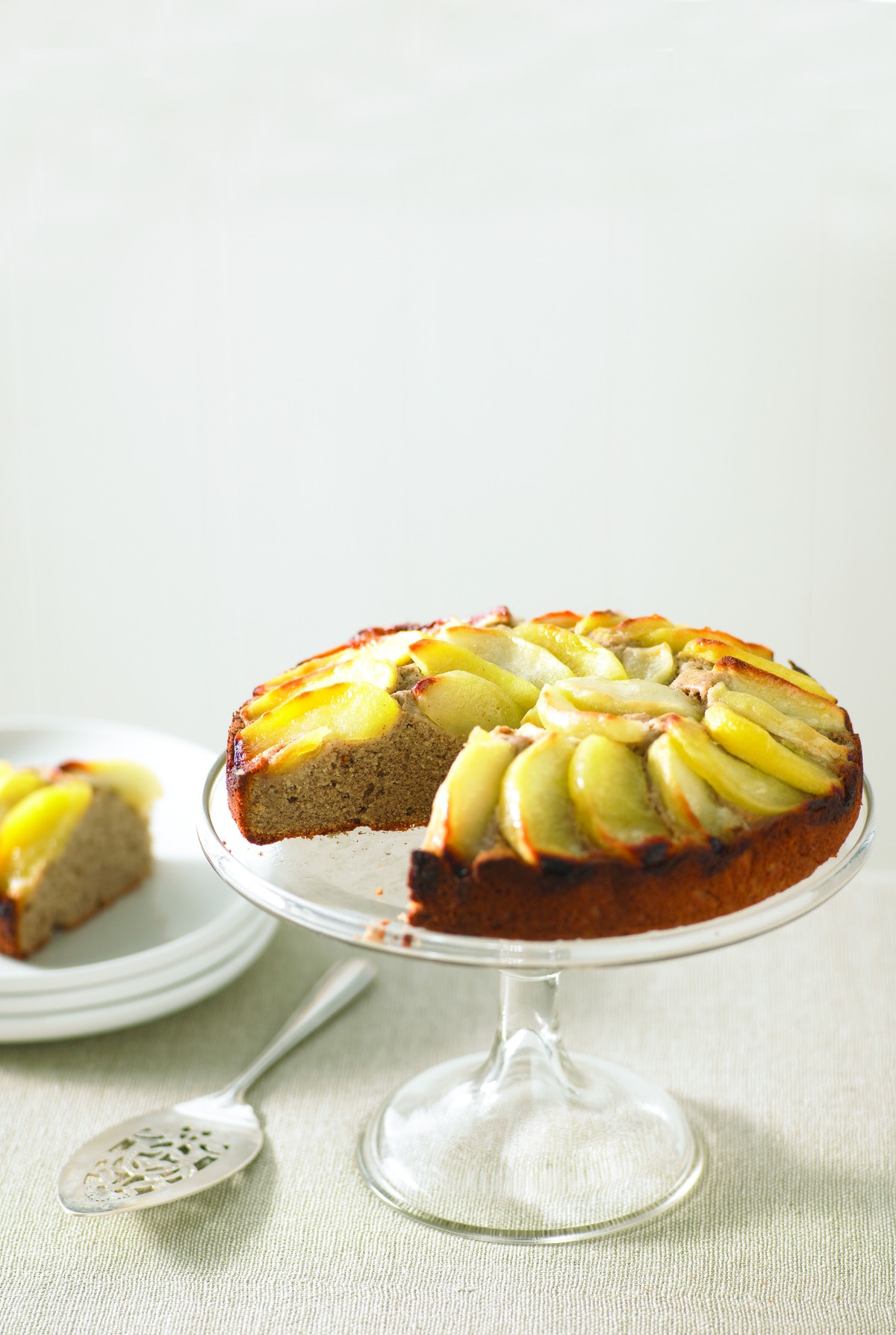 Gluten-free apple and cinnamon tea cake - Healthy Food Guide