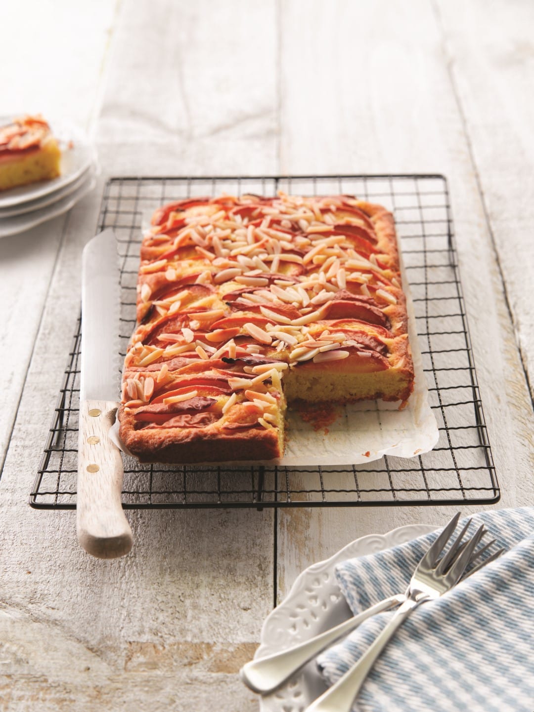 Nectarine and almond bake - Healthy Food Guide