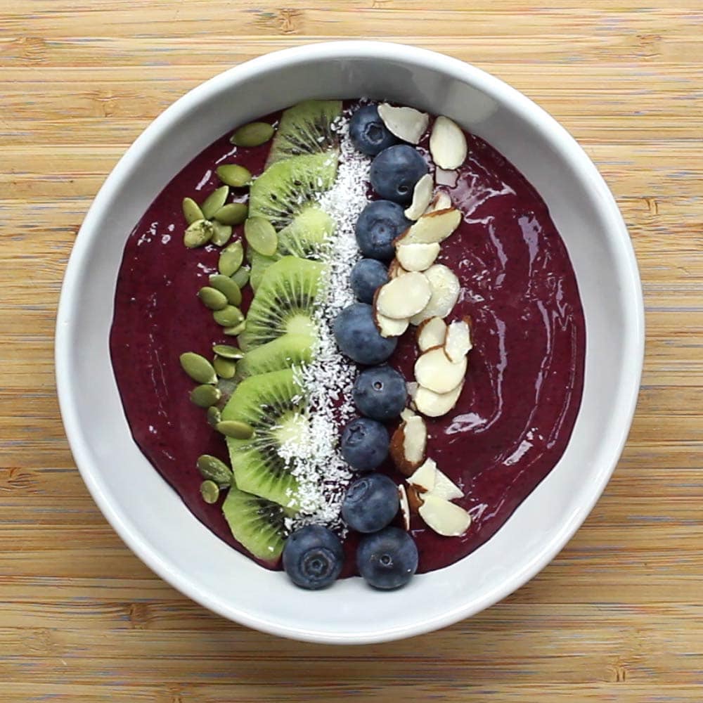 How to make: Red velvet smoothie bowls - Healthy Food Guide
