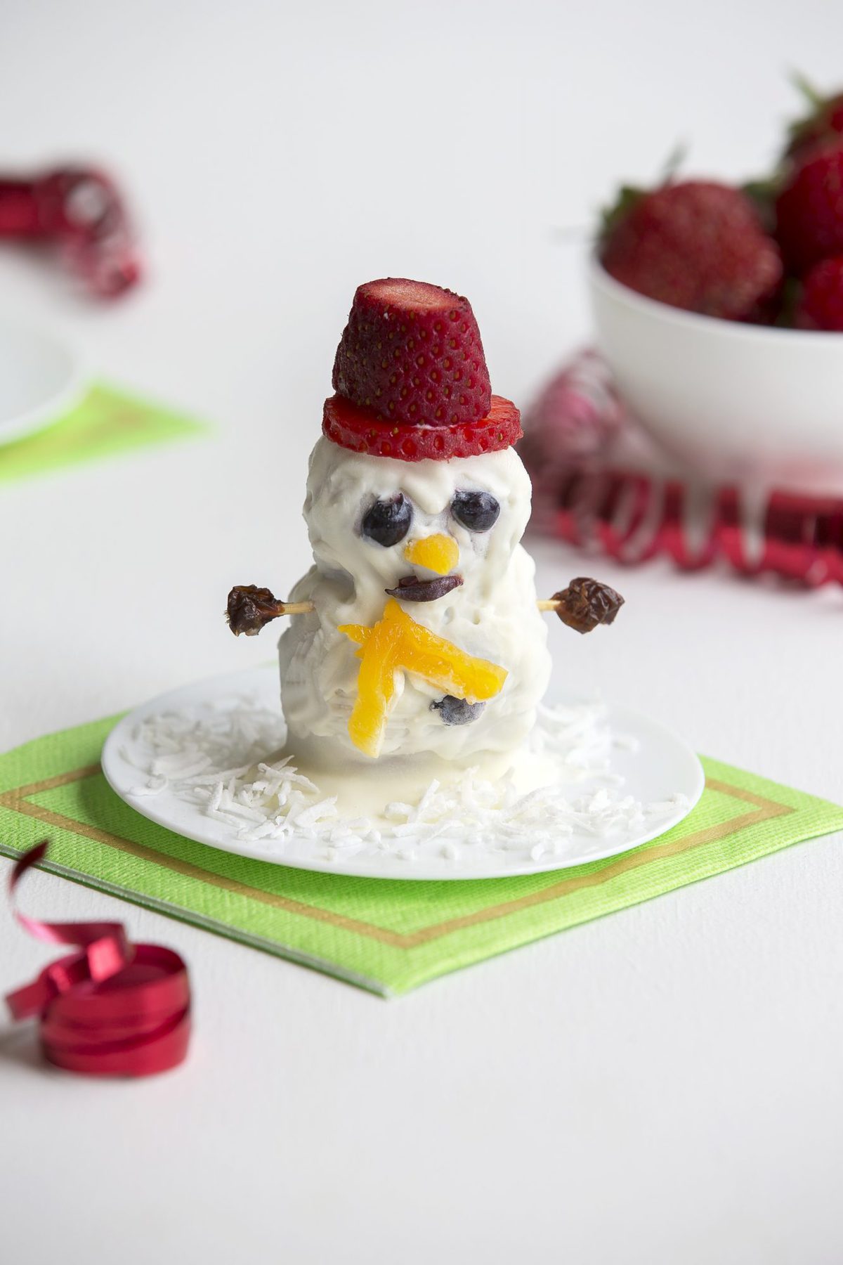 Strawberry snowman - Healthy Food Guide