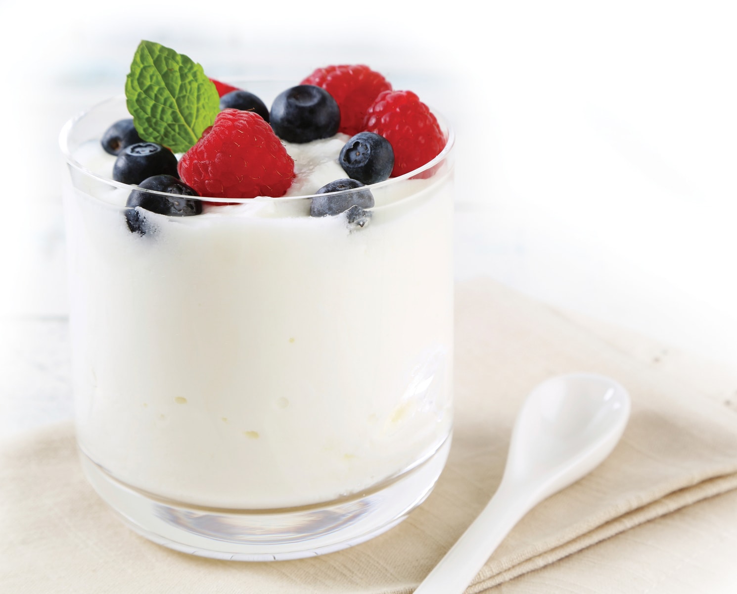 How to choose natural yoghurt - Healthy Food Guide