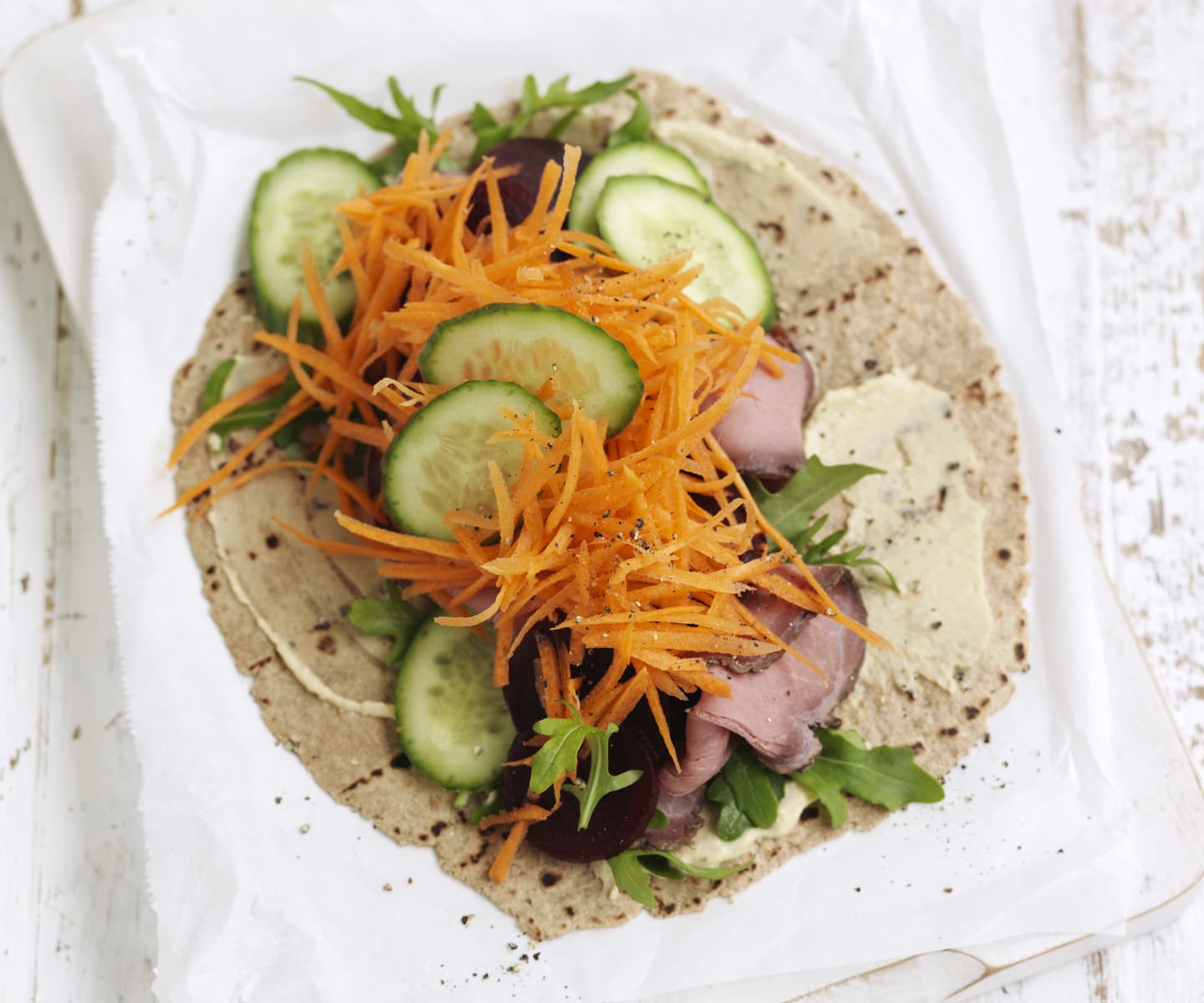 Rare roast beef, beetroot, cucumber and spinach wrap - Healthy Food Guide