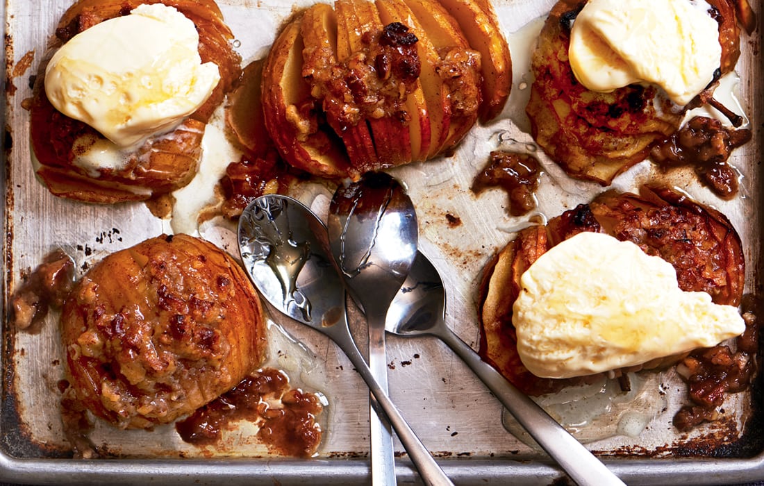 Hasselback apple crumble - Healthy Food Guide