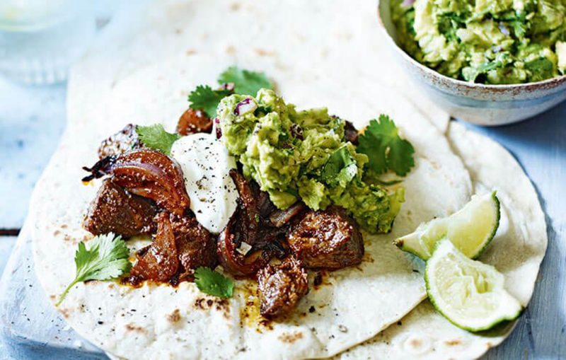 Mexican lamb wraps with guacamole - Healthy Food Guide