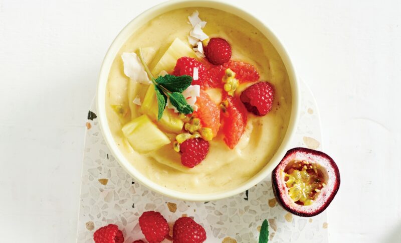 Tropical coconut smoothie bowl - Healthy Food Guide