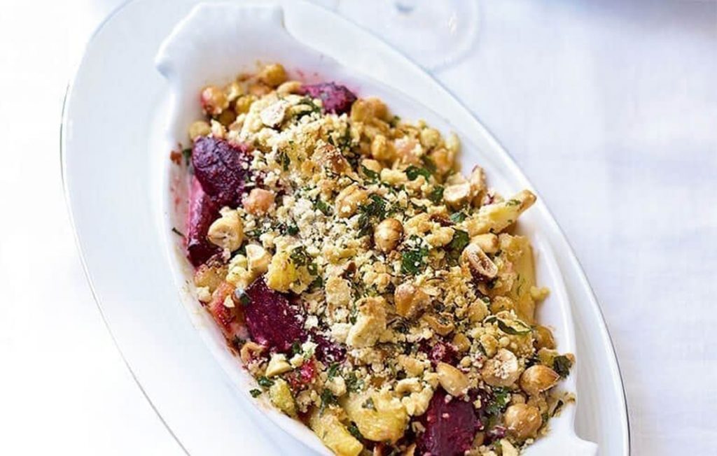 Chickpea and vegetable crumble - Healthy Food Guide