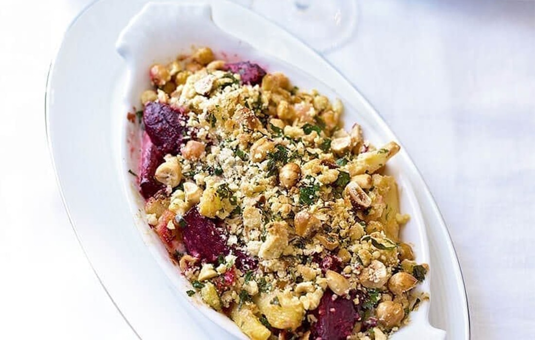 Chickpea and vegetable crumble - Healthy Food Guide