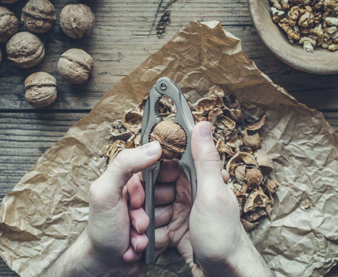 Eating walnuts daily lowers ‘bad’ cholesterol - Healthy Food Guide