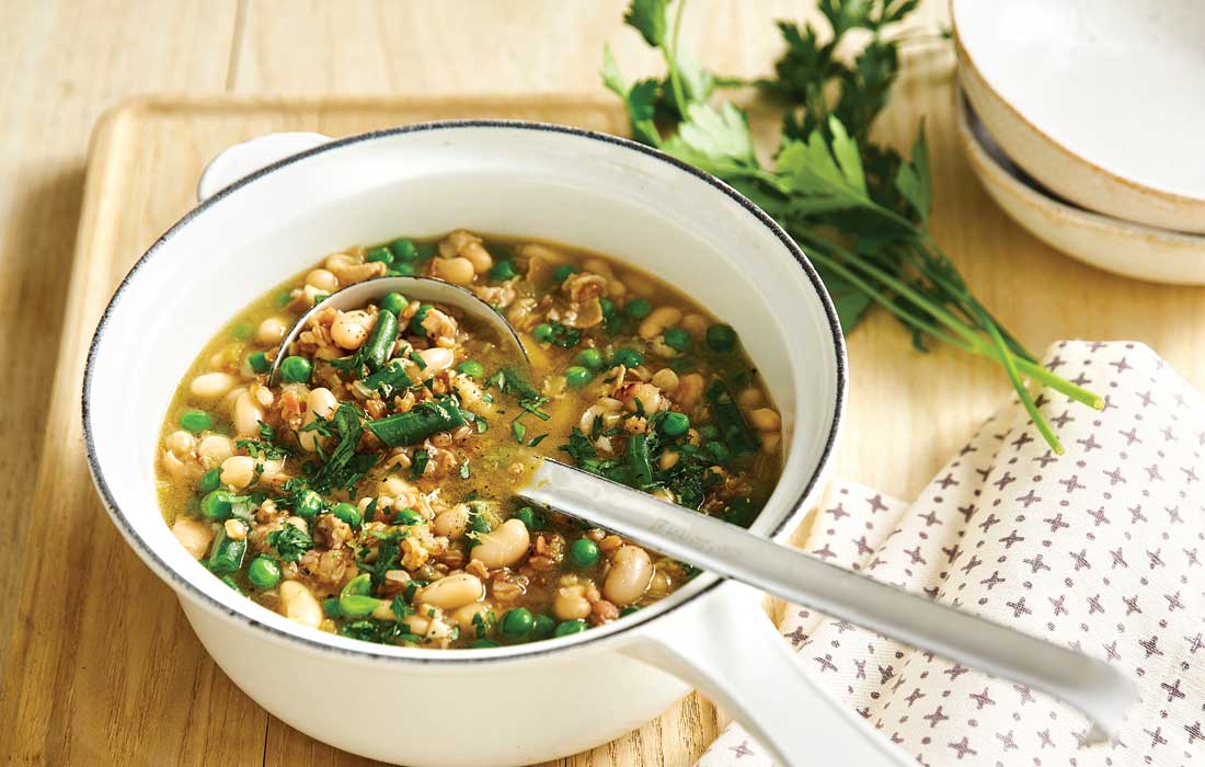 Spelt, white bean and pancetta soup - Healthy Food Guide