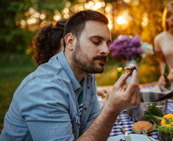 Chewing slowly may help with weight management - Healthy Food Guide