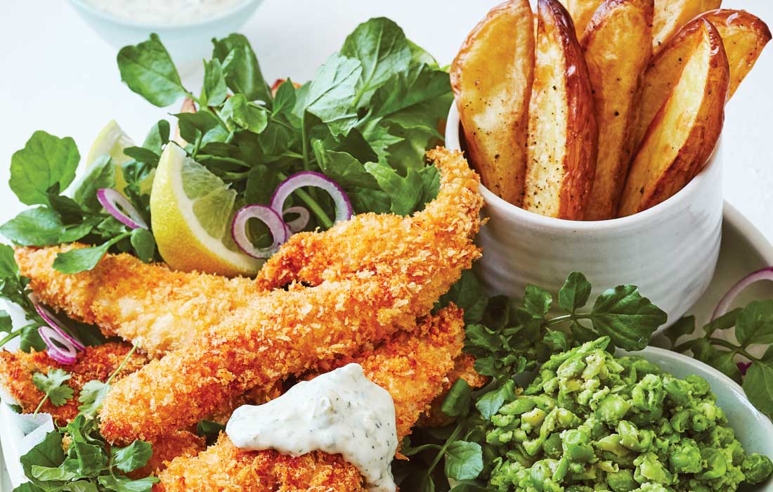 Healthier fish fingers with potato wedges and yoghurt tartare - Healthy ...