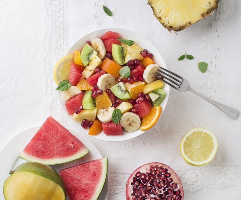 Sugar detox? Cutting carbs? A doctor explains why you should keep fruit ...
