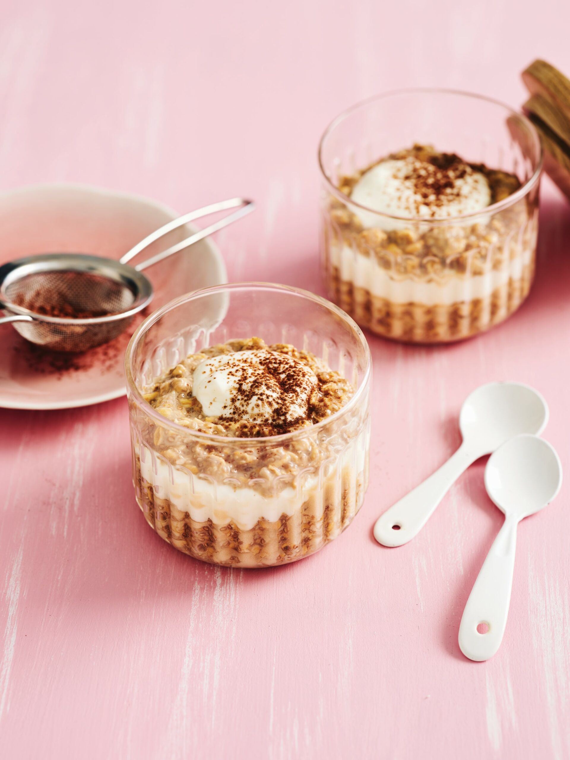 Tiramisu overnight oats - Healthy Food Guide