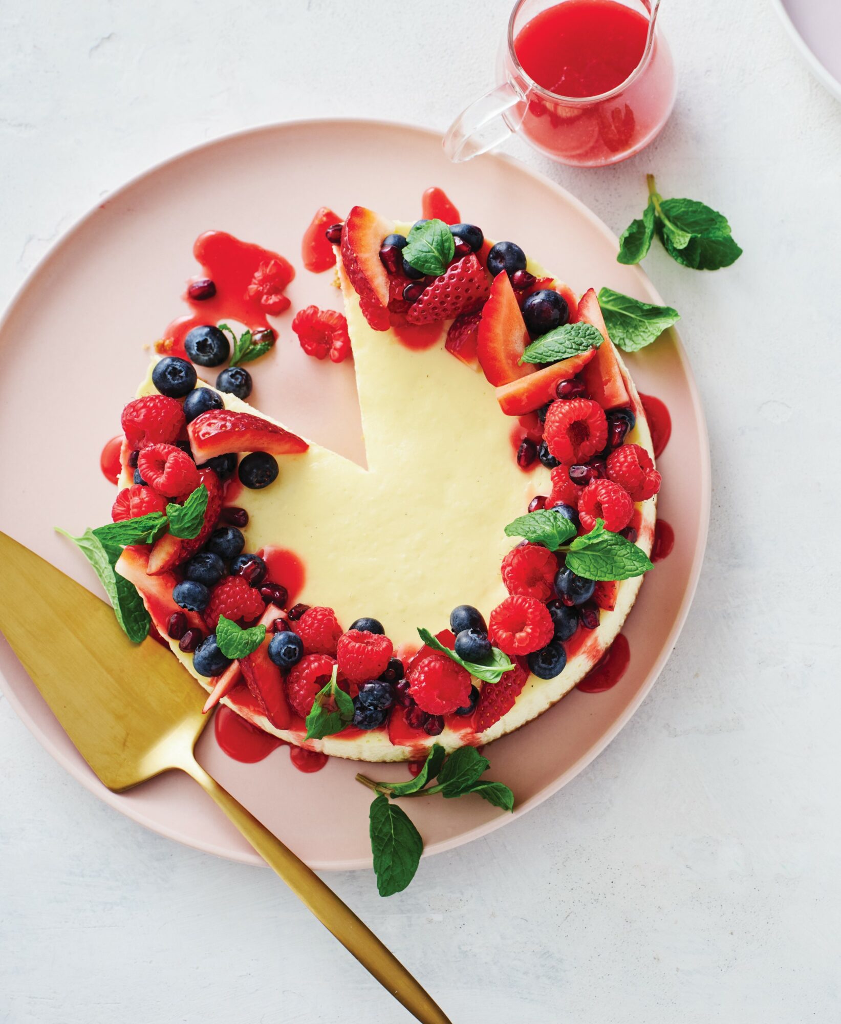 Citrus and berry cheesecake wreath - Healthy Food Guide